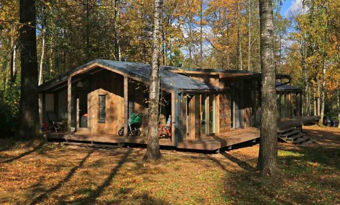 Awesome Off Grid Cabin Built in 10 Days for Only $80k!